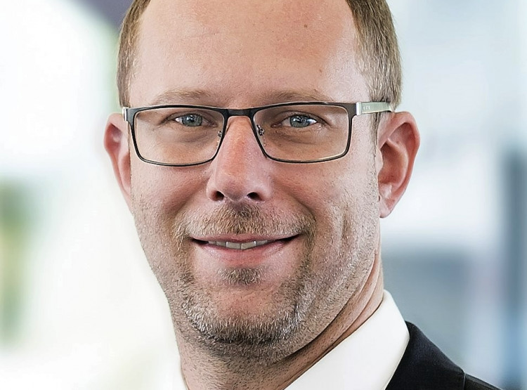 High-efficient Battery Chargers & Systems | For Industrial Machines & Vehicles - Micropower